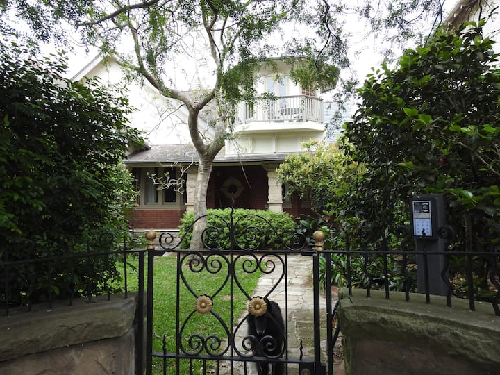 Stunning Federation Family Home Recently Renovated - Moore Park