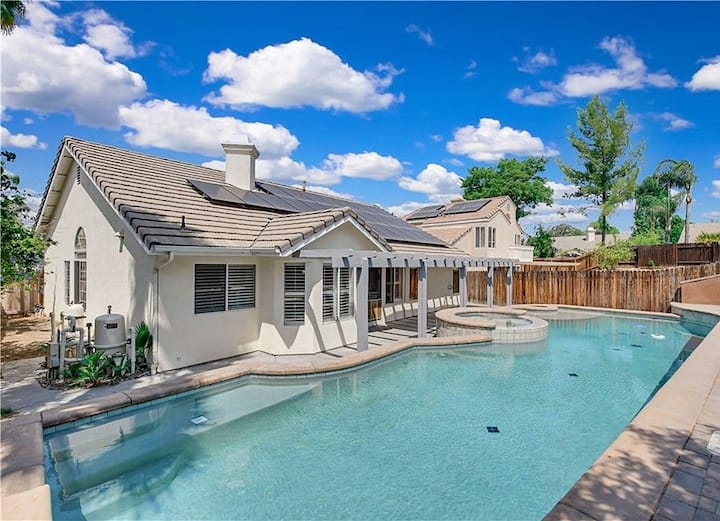 Pool & Hot Tub Paradise | 4 Beds, 2 Bath, Remodel - Menifee, CA