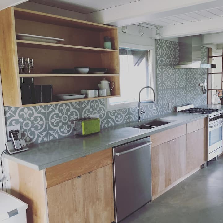 Okanagan Vineyard, Modern A-frame, Skaha Lake View - Okanagan Falls