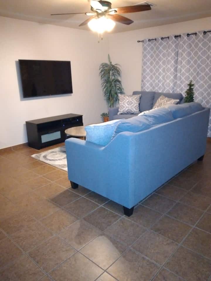 Comfy Retreat - Yuma, AZ