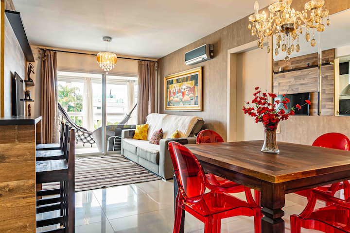 Apto Em Cond. Completo - Praia Do Campeche - Brazil