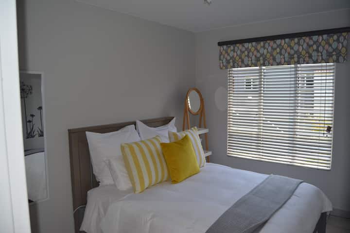 Apartment Near To Wilgeheuwel Hospital - Randburg