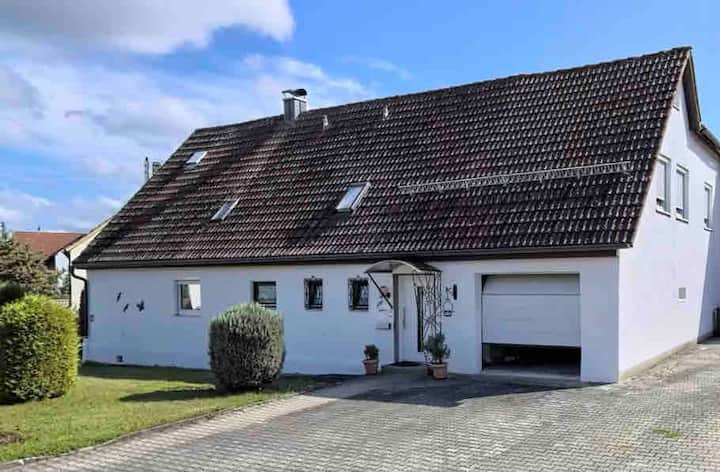 Großzügige Og Wohnung Mit 4 Separaten Zimmern - Crailsheim