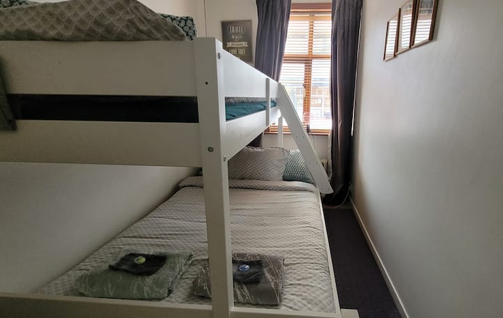 Cosy Room In City Center (No Kitchen Access) - Iceland