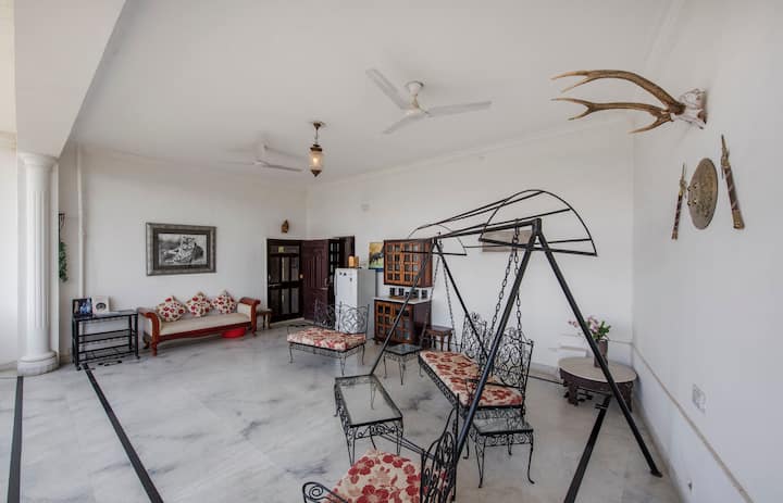 Two Rooms With Panoramic View From Lavish Balcony - Udaipur