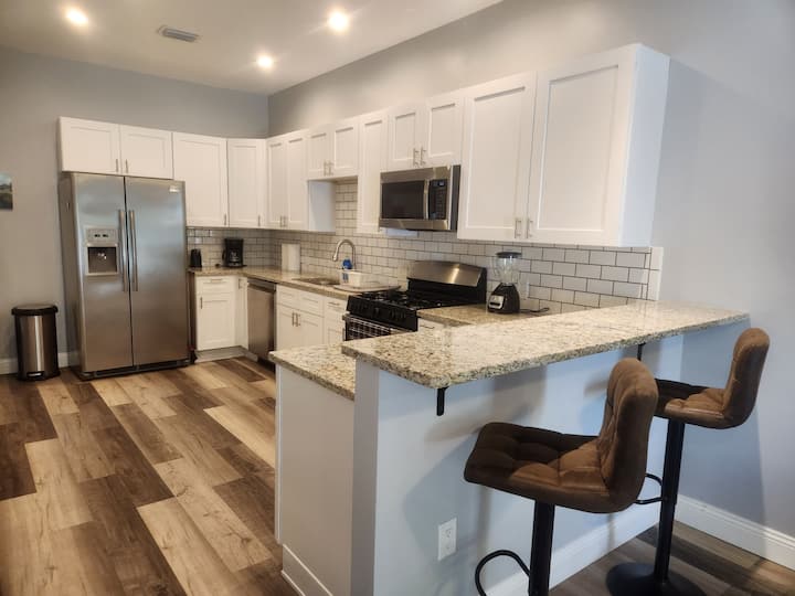 2/2 In The Heart Of St Pete! - St. Petersburg, FL