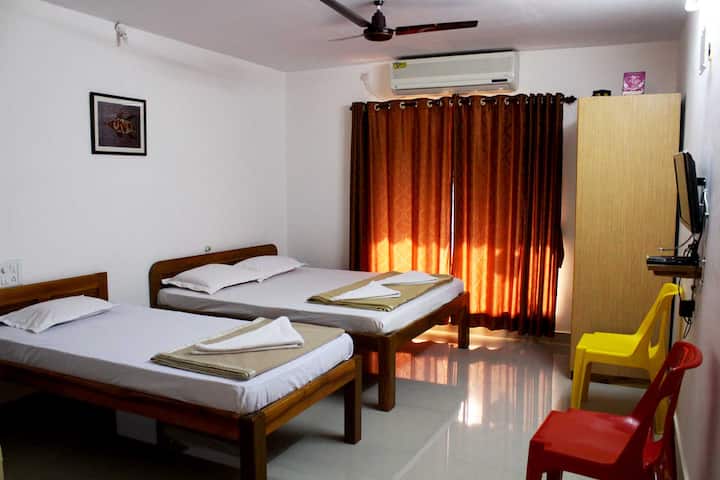 Elegant Room In Malgund - Ganpatipule