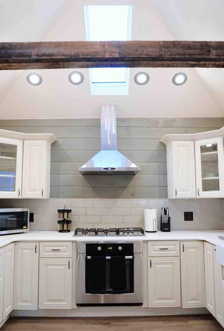 Exposed Brick 4 Bedroom - 5 Minutes From Downtown - Columbus, OH