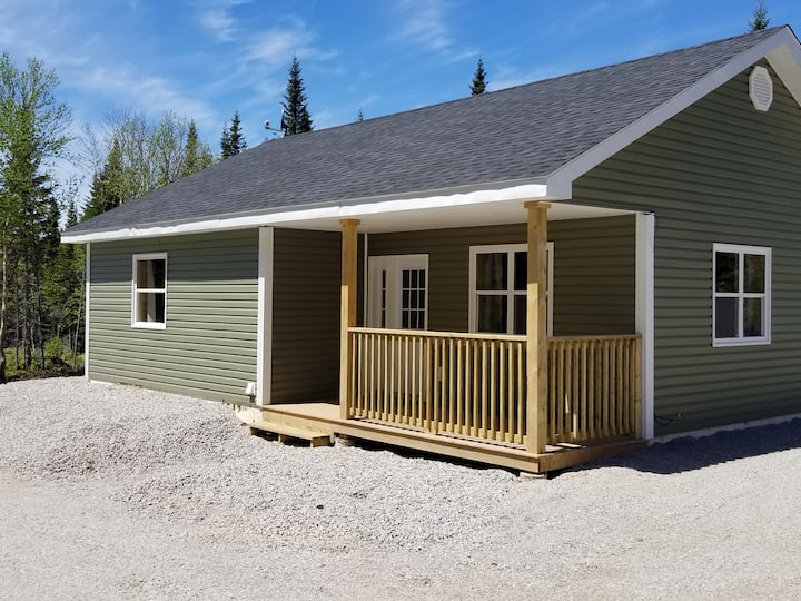 Moose Lodge A Beautiful Chalet Close To Gros Morne - Grand Lake