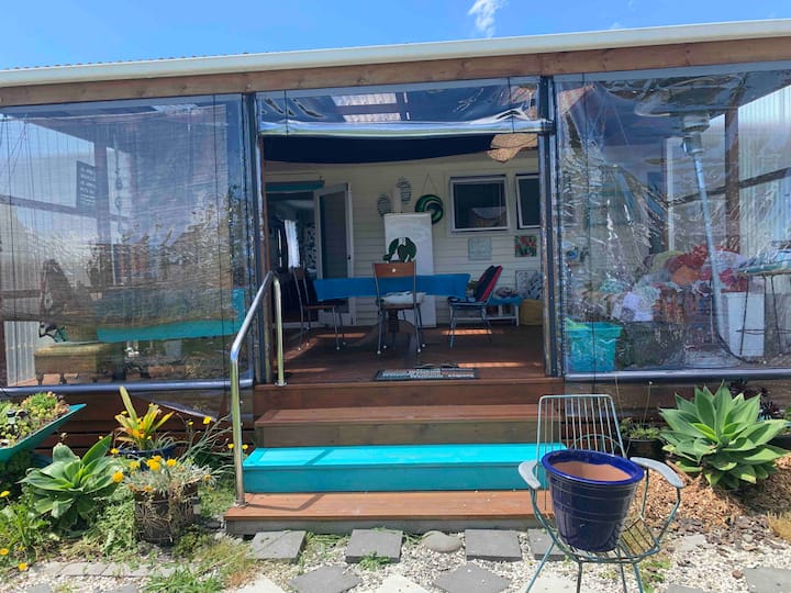 Quiet Location, Hot Outdoor Shower - Gisborne