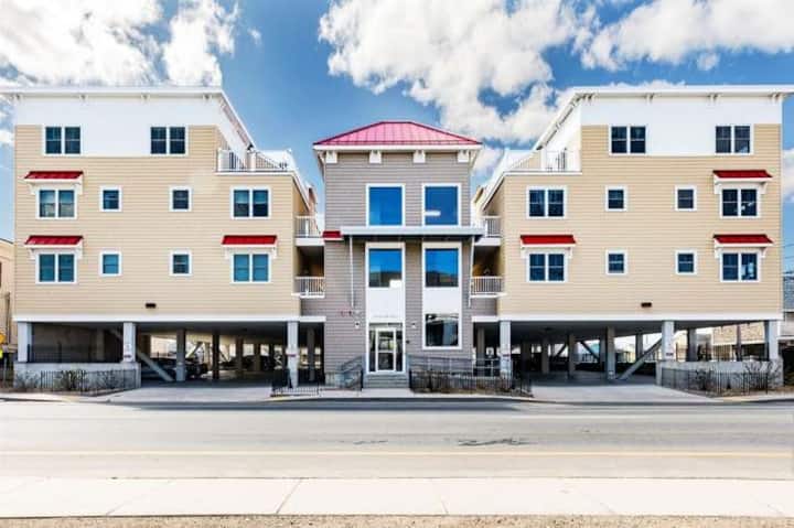 Enjoy Hampton Beach, All Within Reach - Hampton
