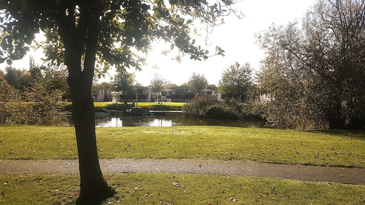 Luxury River Side Lodge" On The Banks Of The Avon - Stratford-upon-Avon