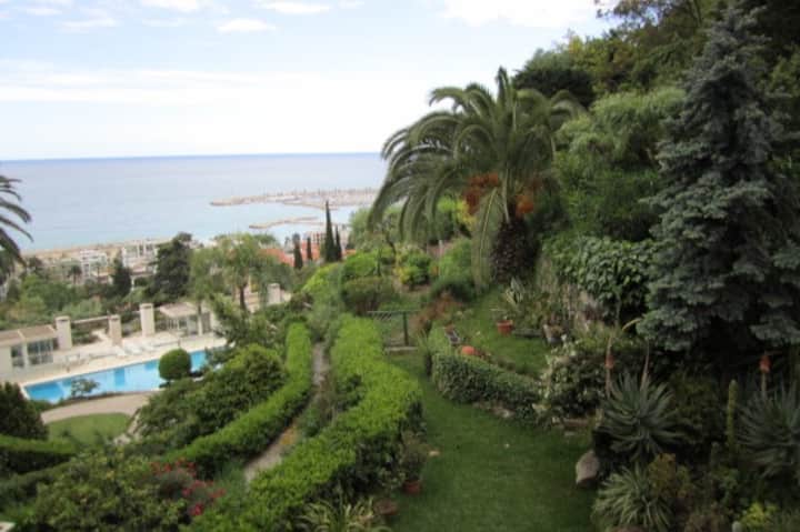 Studio Standing 47m2 Vue Mer,  Piscine - Menton