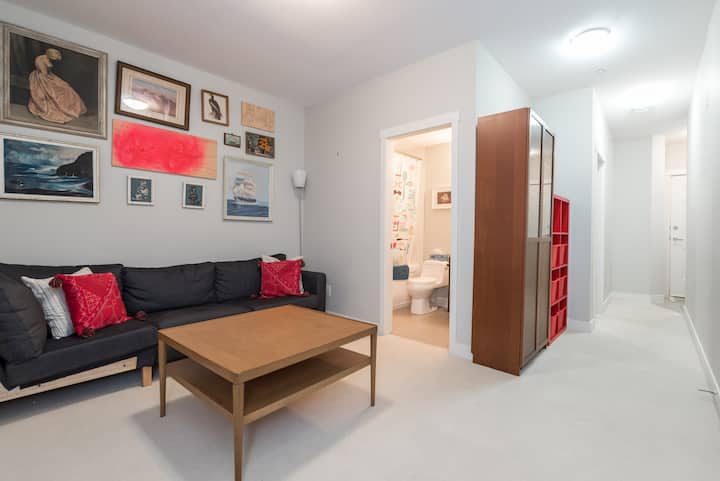 1 Bedroom Suite W/ Private Entry Includes A/c. - Vancouver