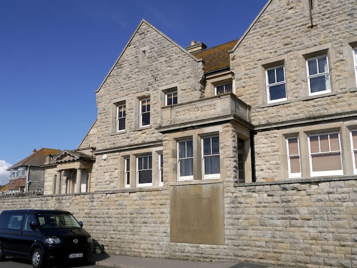 The Old Police Station - Weston