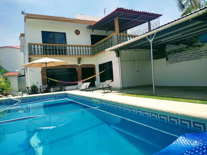 Casa Familiar En Cuernavaca ( Jiutepec ) - Cuernavaca