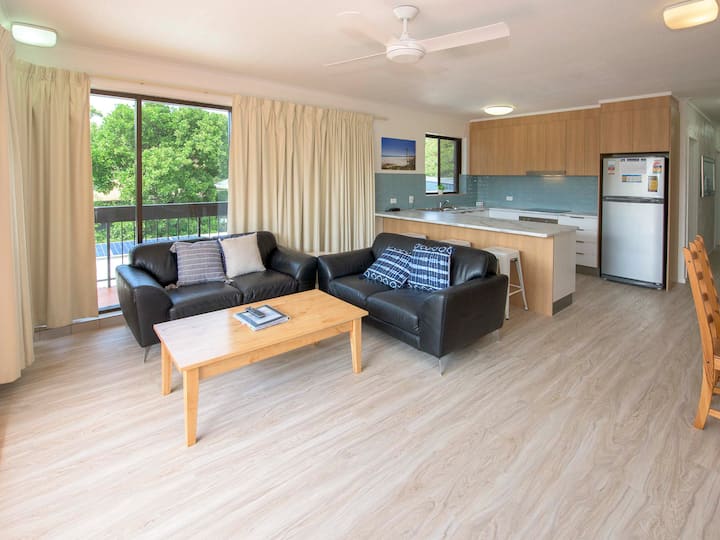 Beachfront 2 Bedroom Self Contained Apartment - Point Lookout