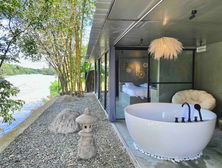 Riverside Wabi-sabi Oasis: Zen Bathtub Bliss - Kandy
