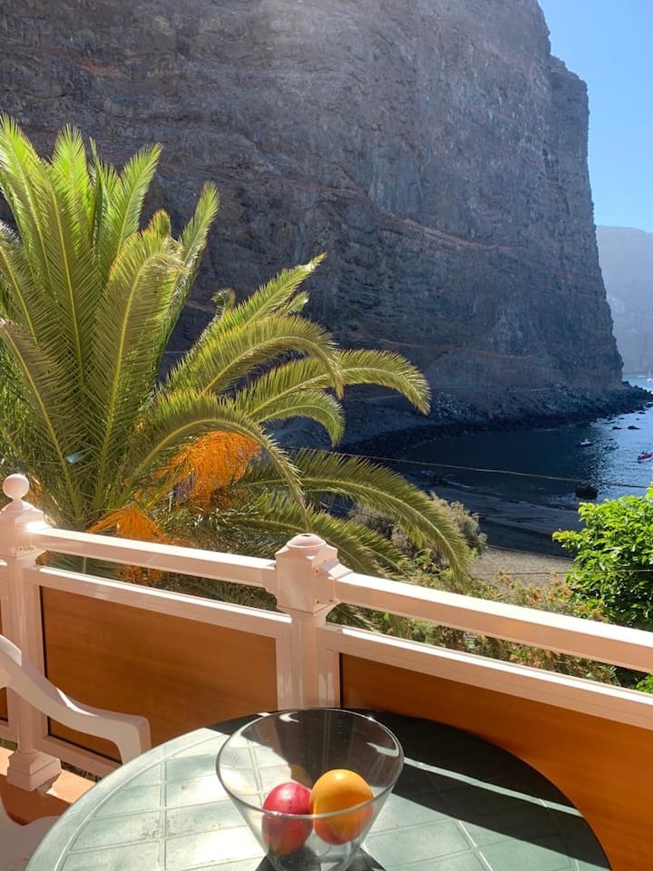 1i, Playa De Vueltas. María Isabel. - La Gomera