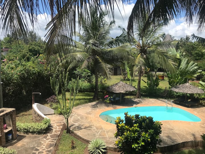 "Heavenly Gardens" - Guest Romantic Bell Tower - Kenya