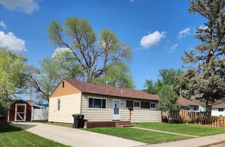 Cozy Makoshika Park Get Away - Makoshika State Park, Glendive