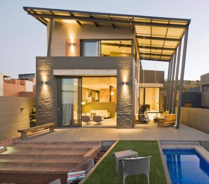 Contemporary/industrial Style Luxury Smart Mansion - 프레토리아