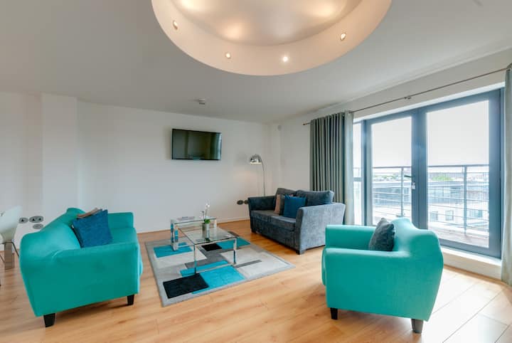 Large 3 Bedroom Duplex Penthouse With Balcony - Liverpool