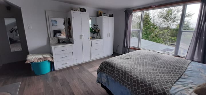 Country Comfort In The City. - 세인트존