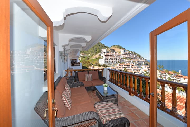 H319: Villa, Fireplace, Romantic Balcony, New Cart - Avalon, CA