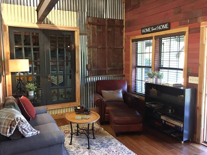 Auto Attic - Monthly Discounts Available - Mission del Lago - San Antonio