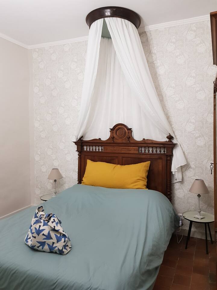 Chambre Antoinette, 2 à 3 Personnes. - Pont-Saint-Esprit