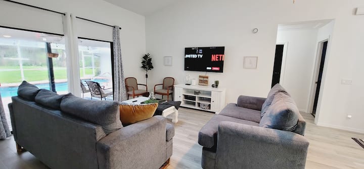 Massive 2 Family 5 Bed Estate - Vero Beach, FL