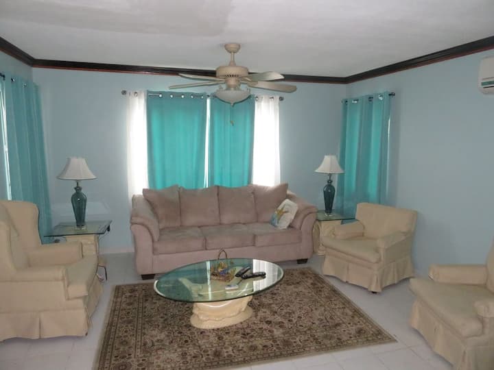 Bougainvilla Guest House - Nassau