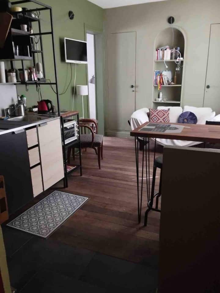 Cosy Nest In Montmartre - Francia