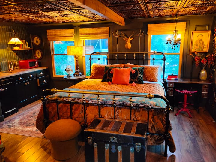 One Of A Kind Old Bisbee Suite (Private) - Bisbee, AZ