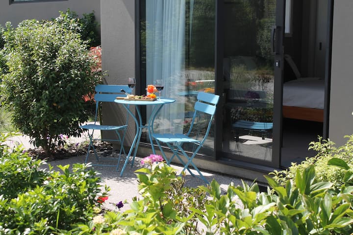 Sunny, Modern Room. Mountain Views, Semi-rural. - 瓦納卡