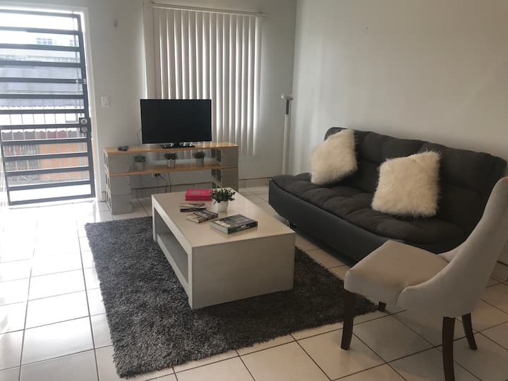 Depa "Don Chalio" Downtown/parking/wi-fi - Ensenada