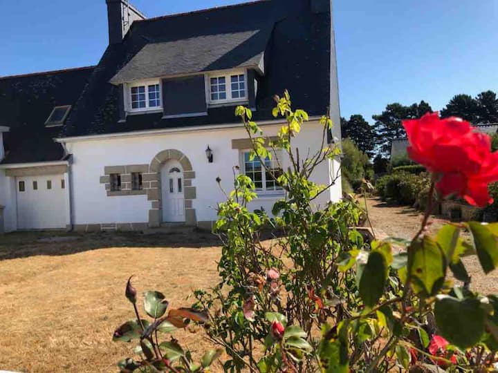 Maison Chaleureuse Avec Cheminée Et Grand Jardin - Penmarch