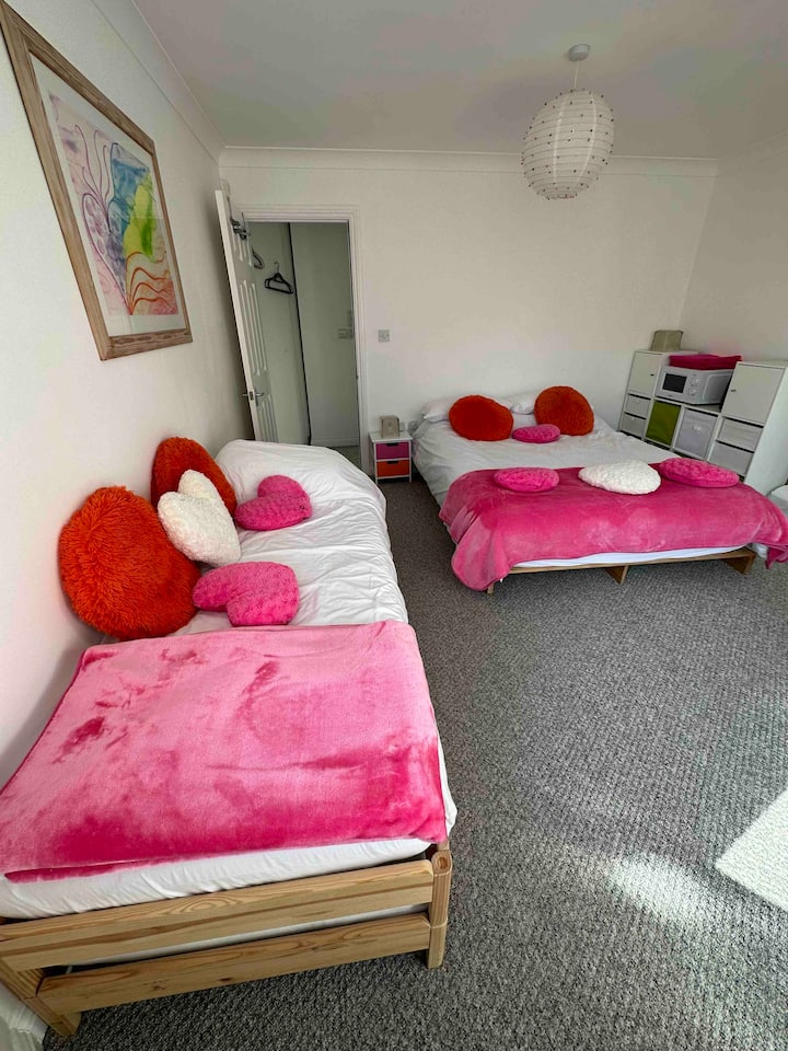 Hot Tub, Self Contained Room With Summerhouse - Torquay