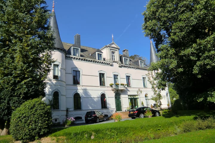 Château Les Tourelles - Bertrix