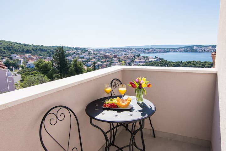 Luxury Apartments Bonaria -Tramontana (4+1) - Trogir