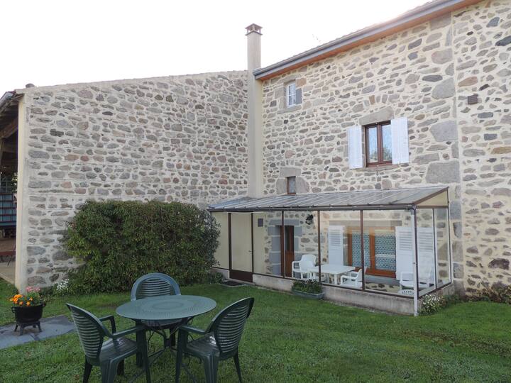 Gîte Au Calme Avec Jardin Privé - Aydat