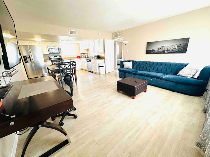 B- 2 Br 1 Bath Renovated Apartment - Las Vegas, NV