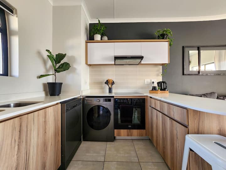 Entire Modern Apartment | Couples Sunset Getaway - Dolphin Coast
