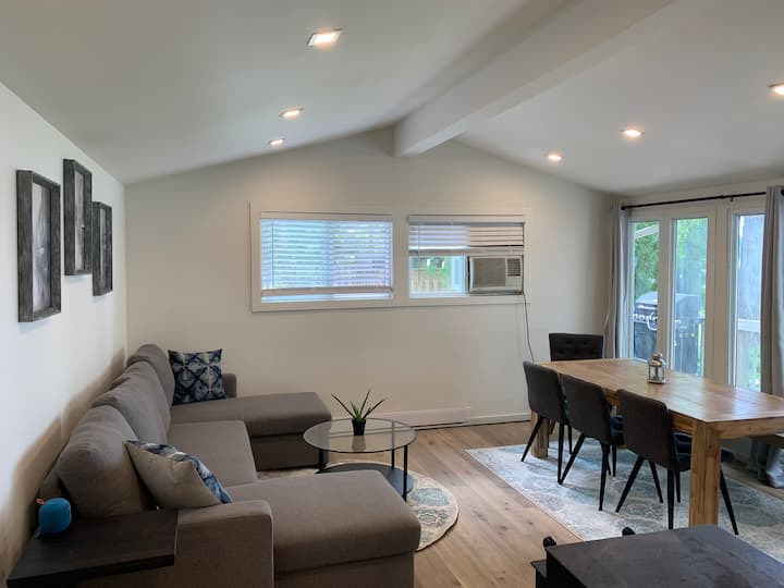 Perfectly Imperfect Waterfront Retreat! - Presqu'ile Provincial Park