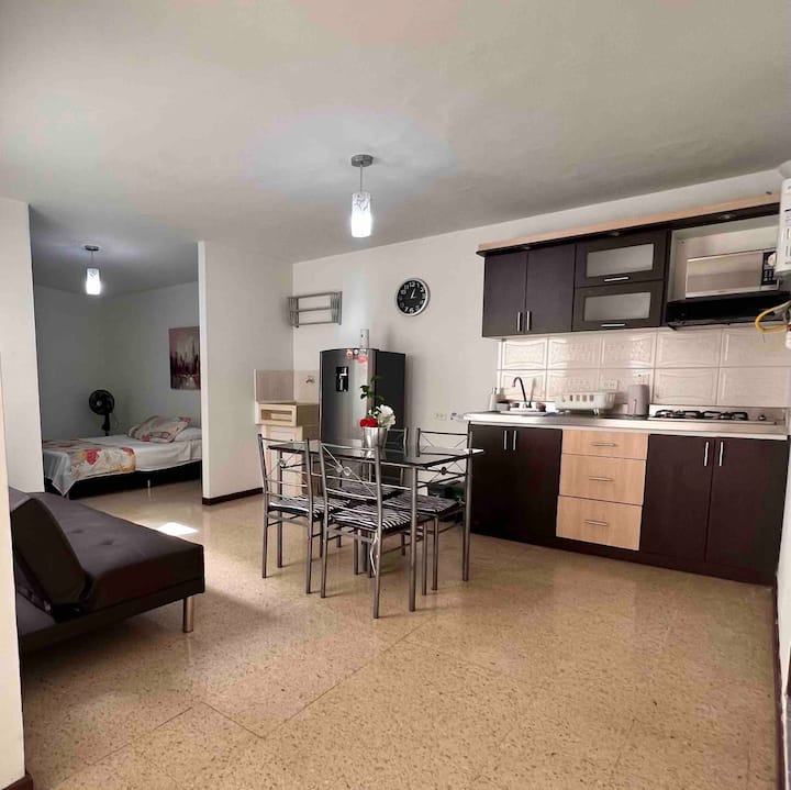 Apartamento En Laureles, ¡Excelente Ubicación! - Medellín