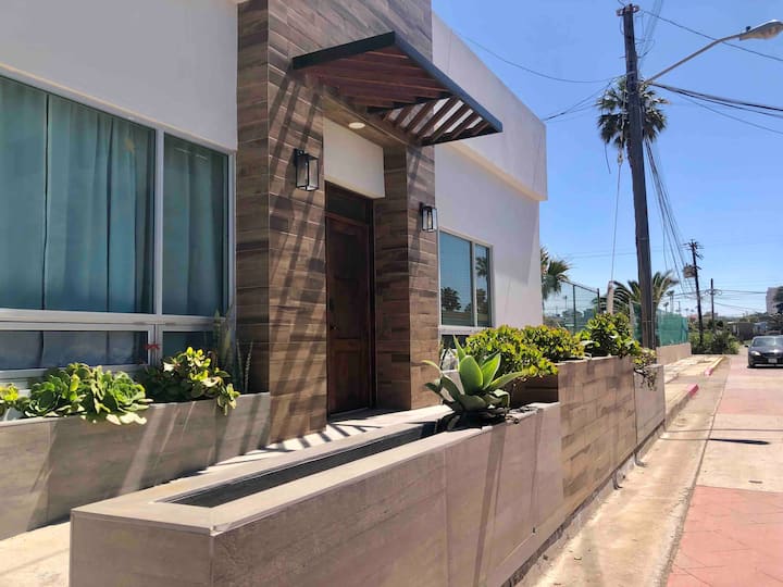 7 Bedrooms 4.5 Bath 1 Block From Beach, Free Break - Rosarito