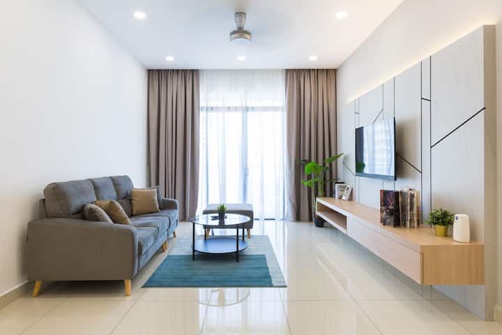 Bright, Stylish 5* Near Market & Food ~ Ac & Wi-fi - Penang
