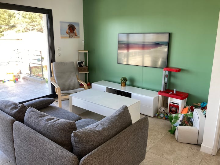 Petite Suite Parentale Dans Maison De Campagne - Aubagne