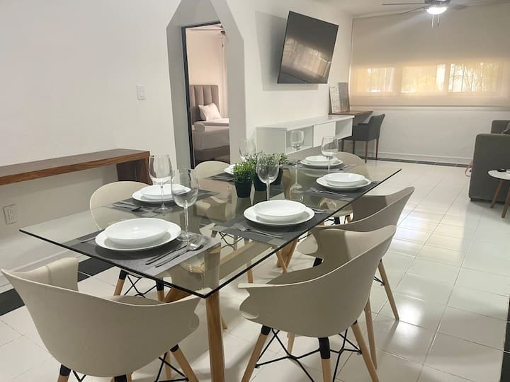 D2: Central 3-bed Gf Apt | Spacious & Comfortable - Cancún